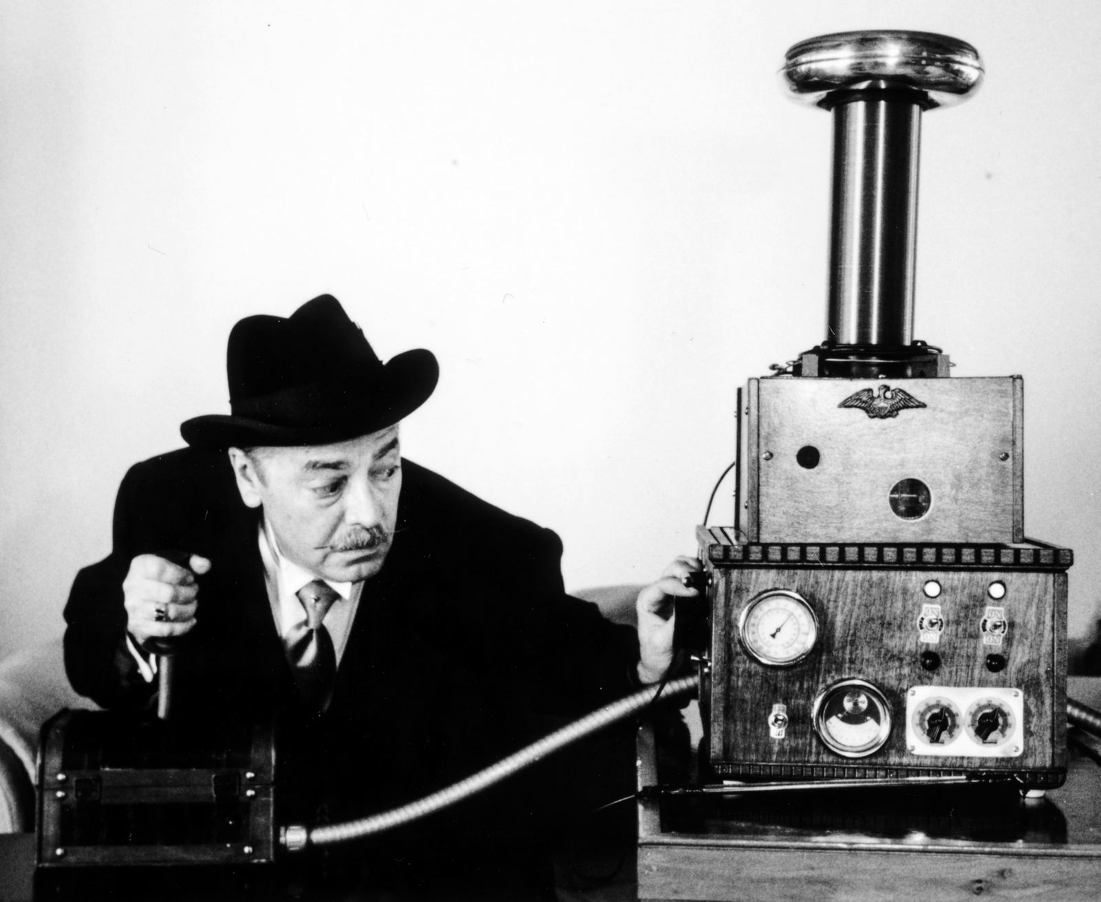 Pop Haydn tests the Tesla Coil C-2000 | Pop's Soapbox